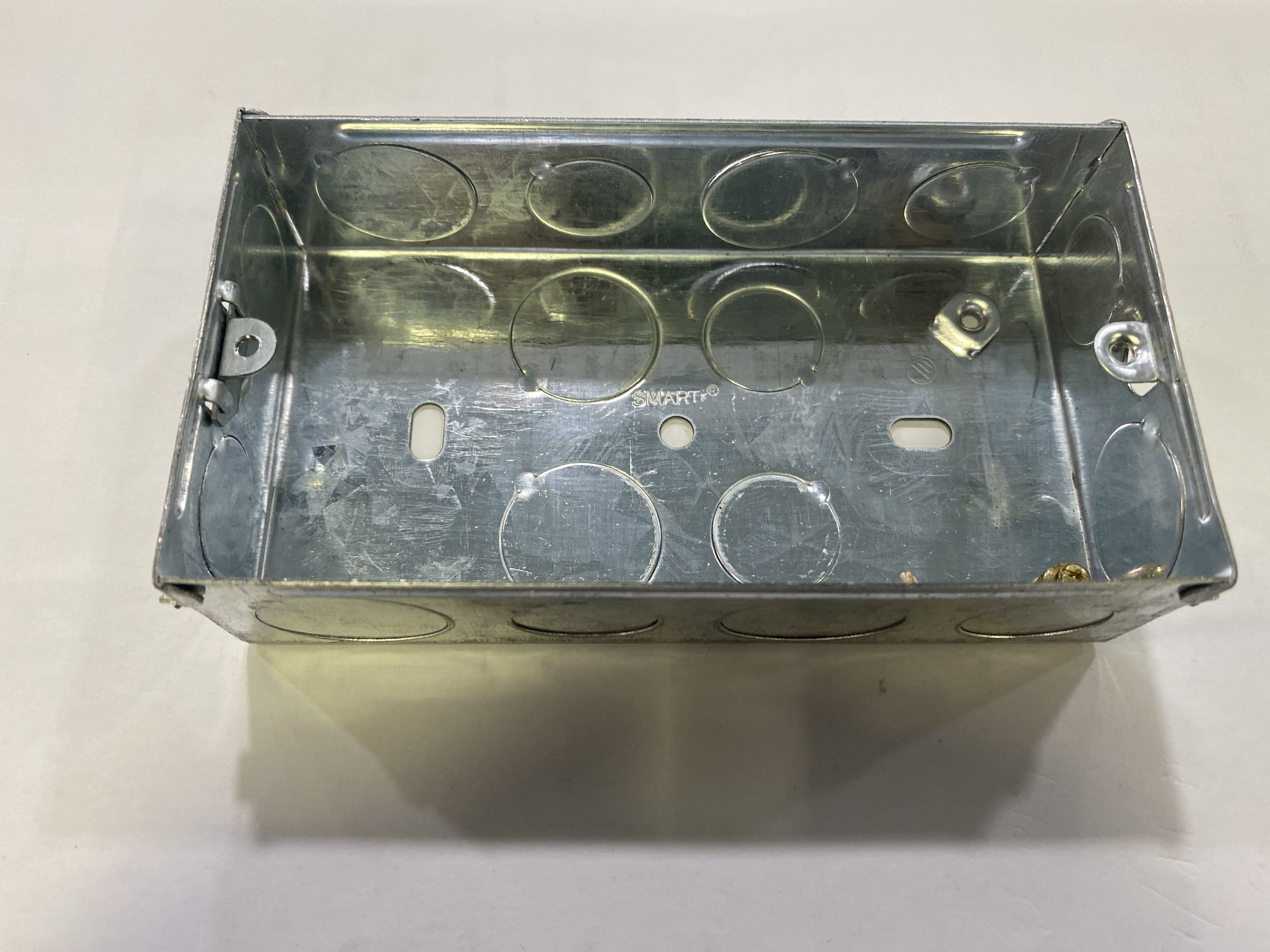 Smart-R 2 Gang GI KO Box